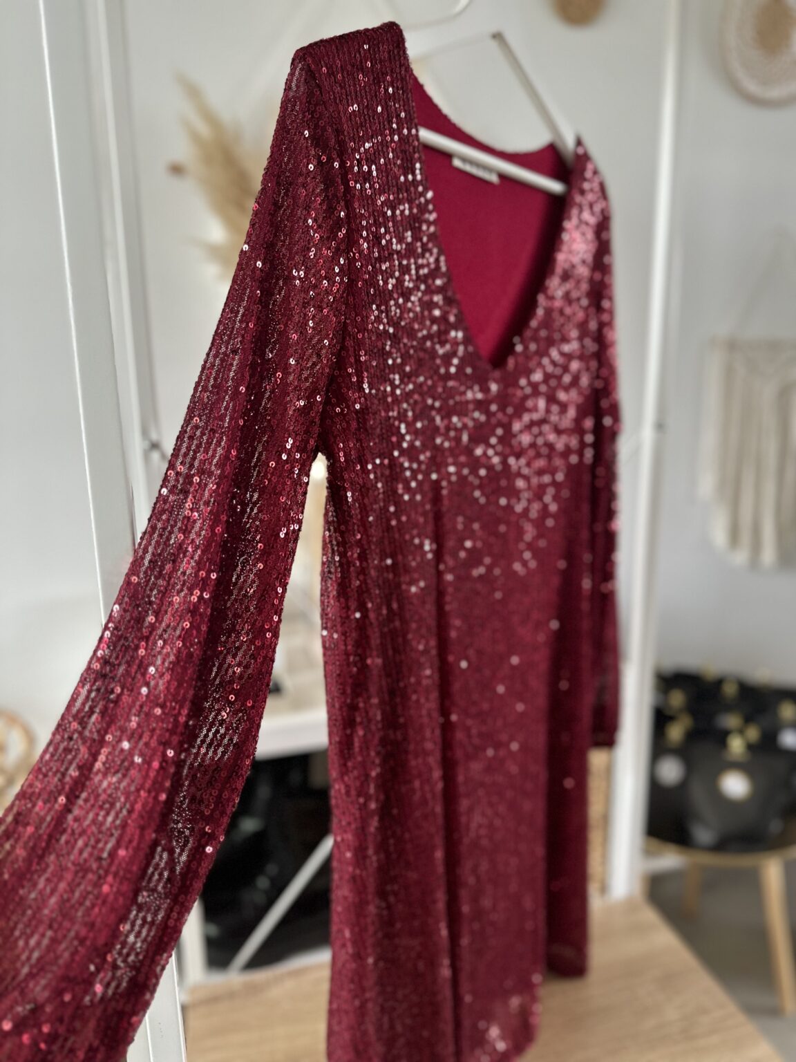 FESTIVE KOLLEKTION by Sarah Sparkle Edition – Pailletten Kleid mit V ...